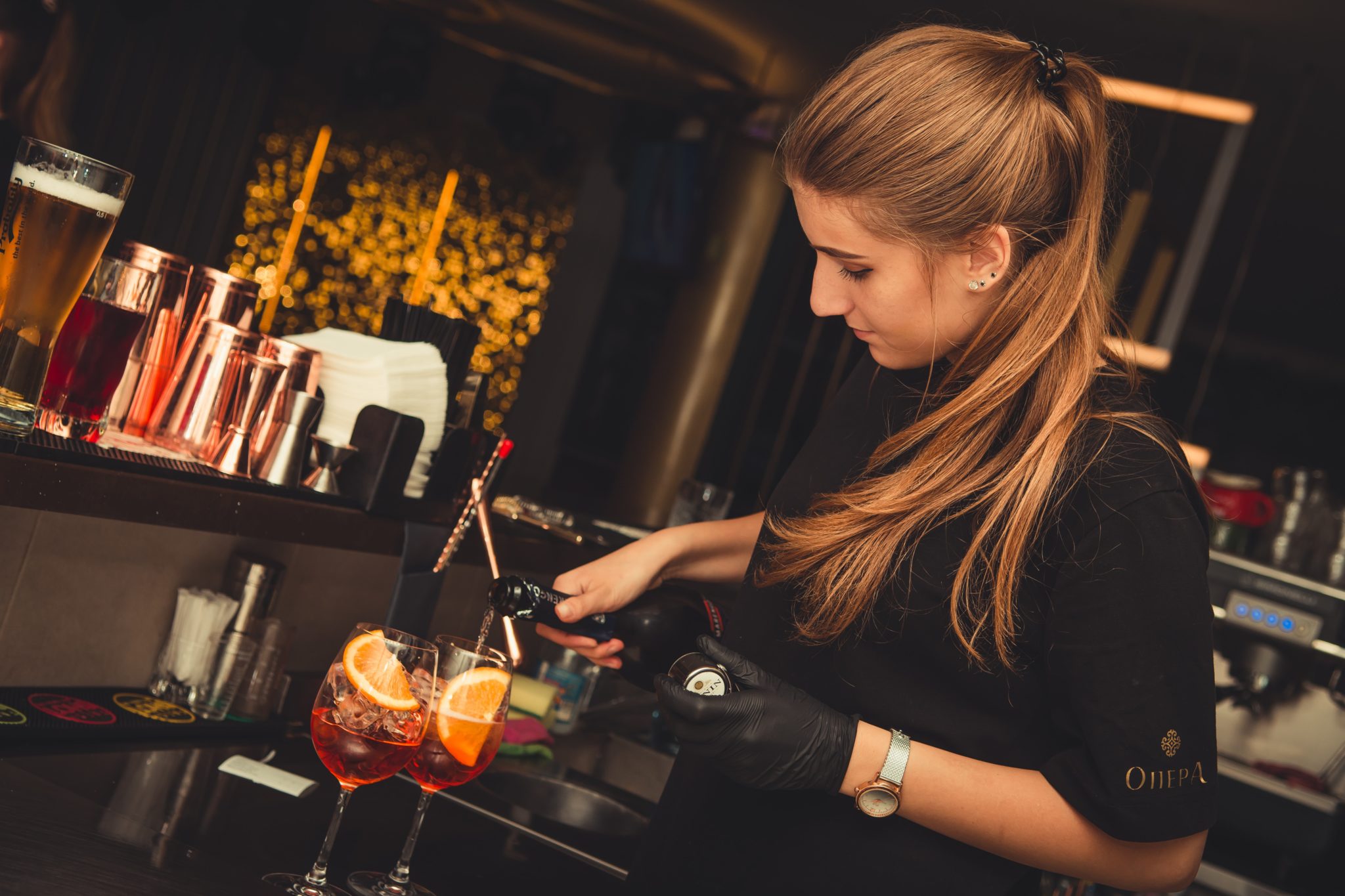 Ausbildung Zum Barkeeper Erklärt: Was, Warum, Wo | Hotel-Student